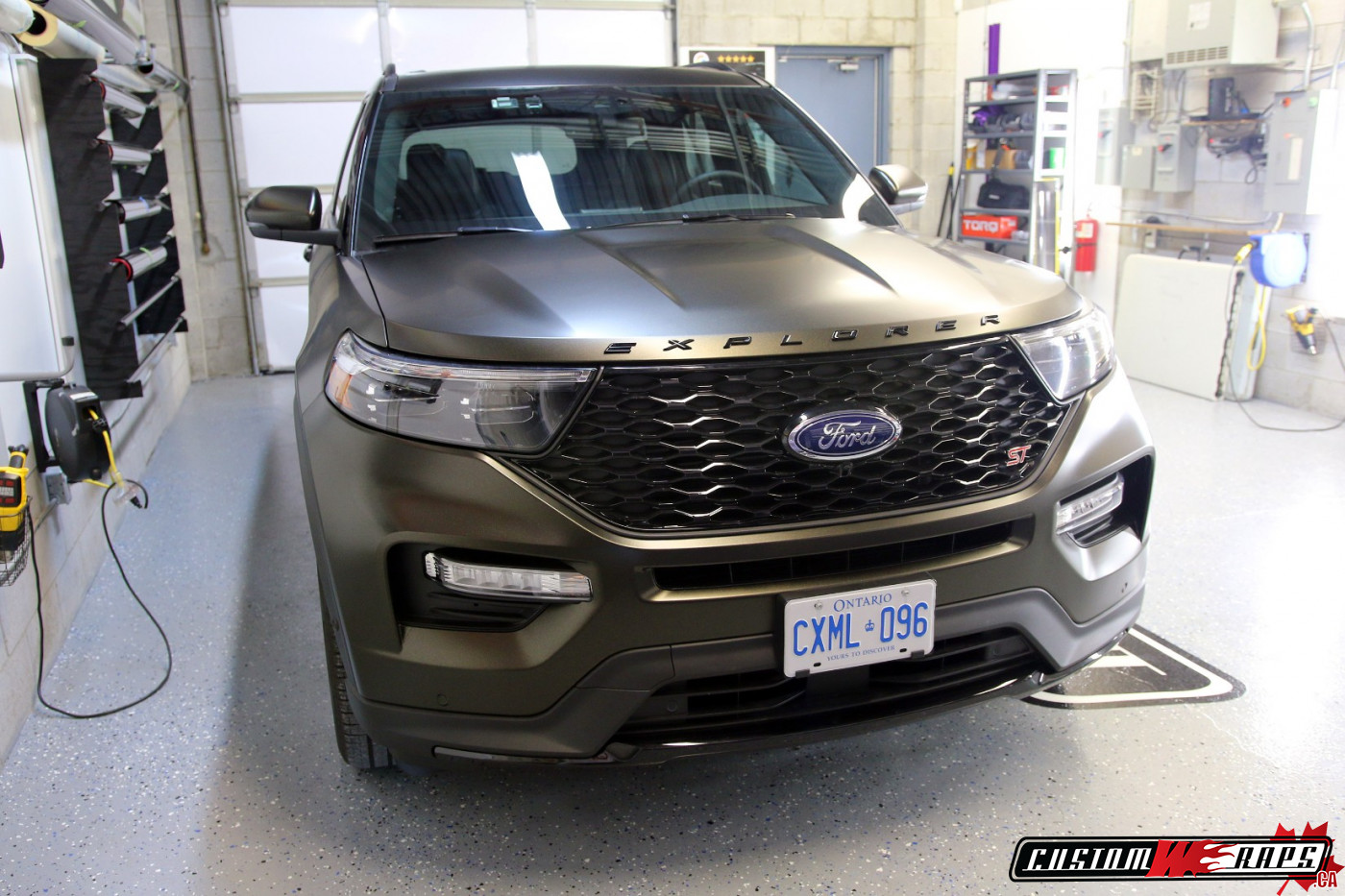 Ford Explorer Satin Gold Dusk Black - CUSTOMWRAPS.CA