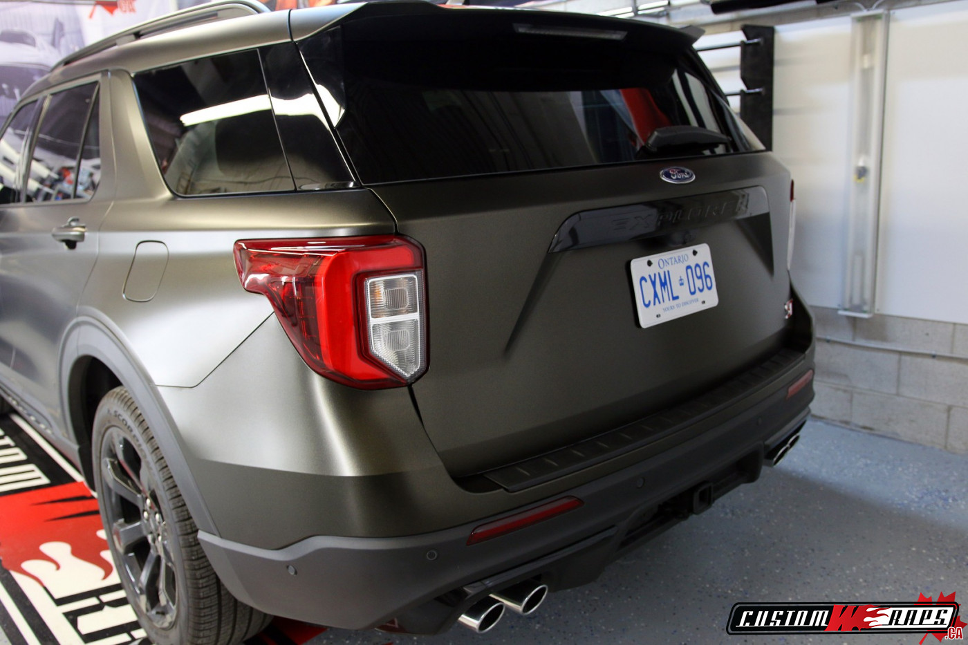 Ford Explorer Satin Gold Dusk Black - CUSTOMWRAPS.CA