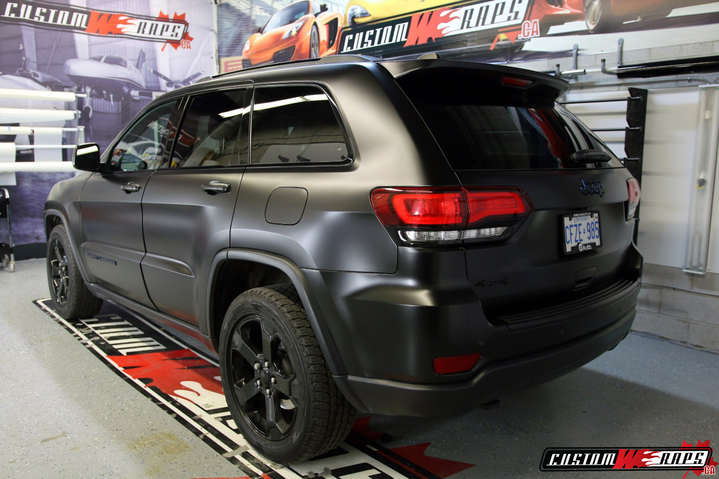 Jeep Grand Cherokee Satin Black - CUSTOMWRAPS.CA